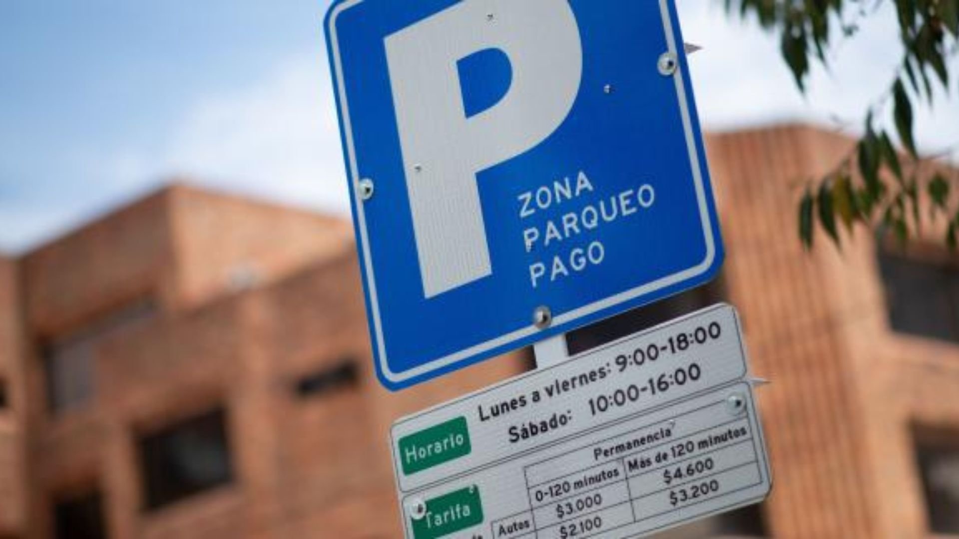 Conozca el nuevo esquema tarifario para las Zonas de Parqueo Pago | LAUD